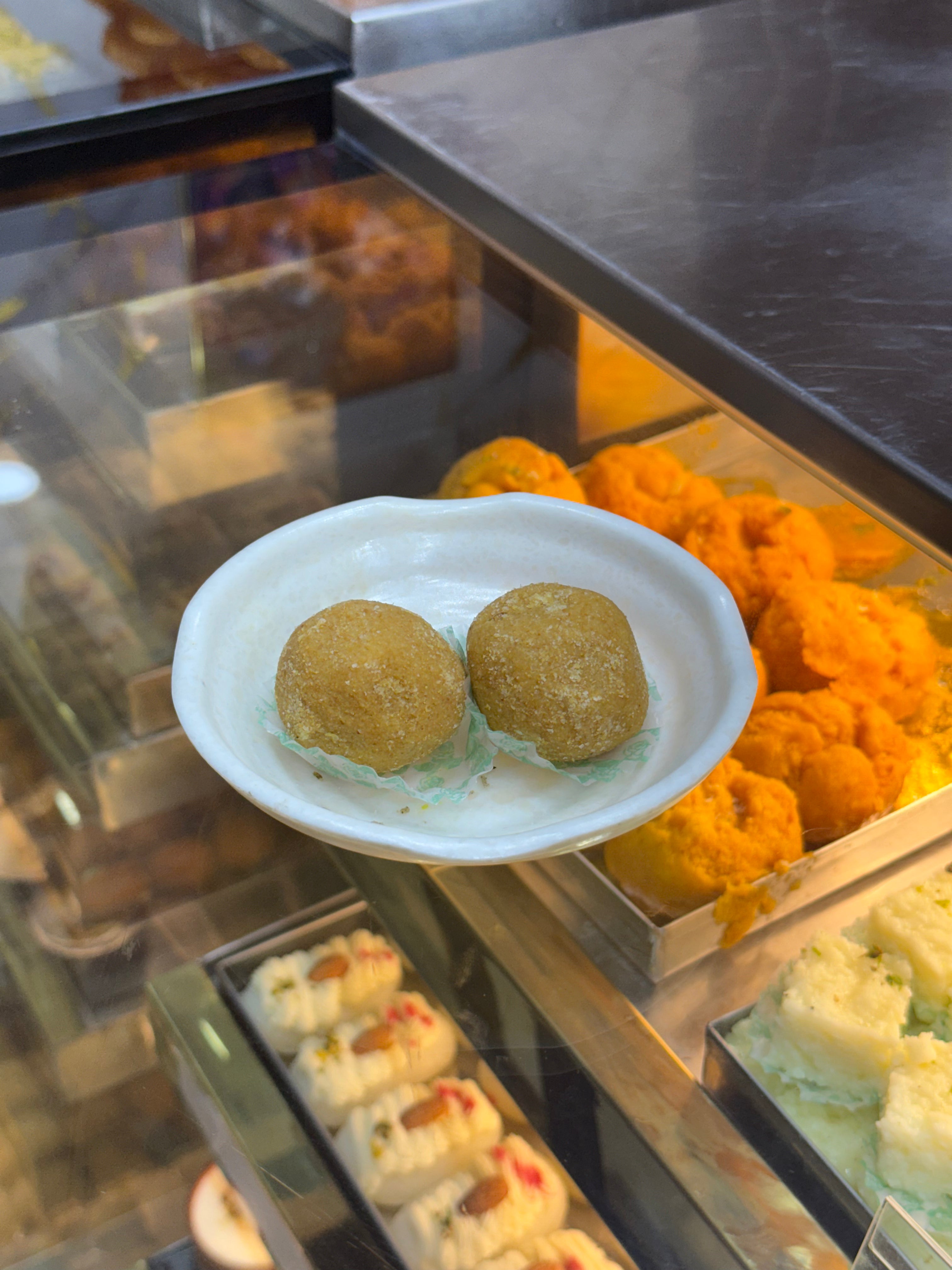 Besan Ladoo | 1 Kg – Haryanawale Sweets